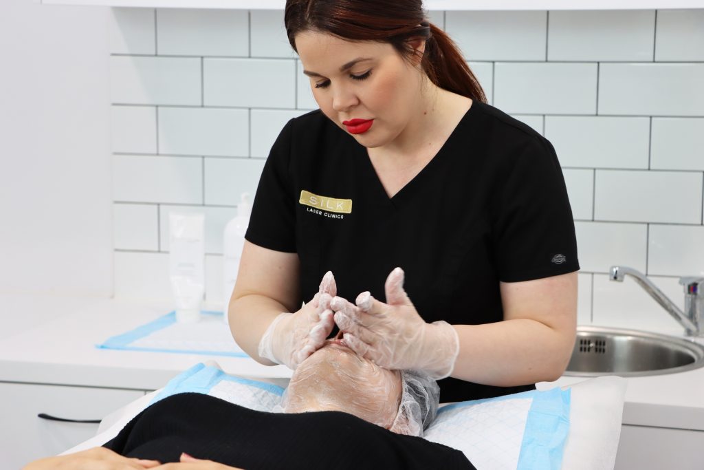 O2 Oxygen Mask SILK Laser Clinics